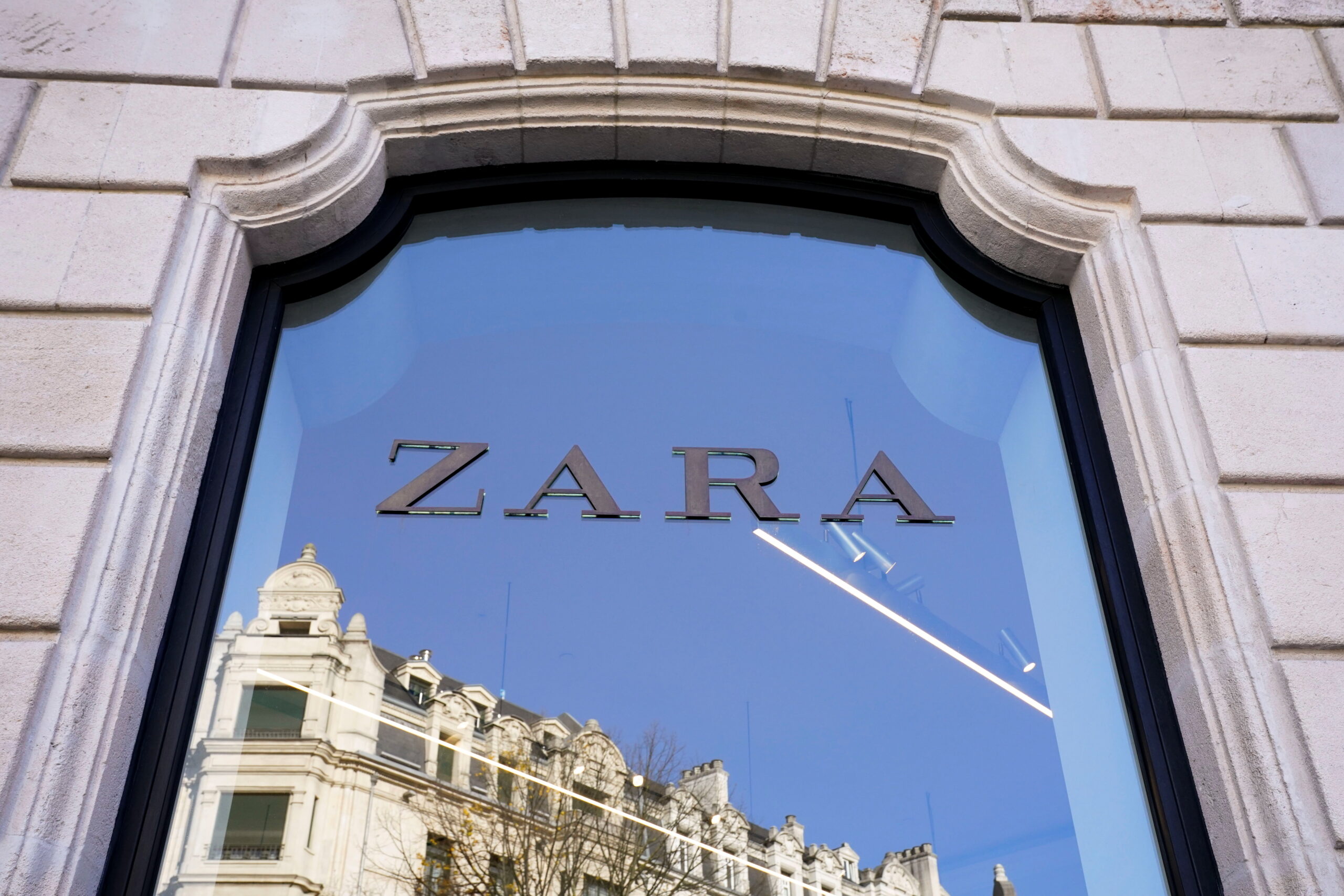 Uprkos pozivima na bojkot, Zara ostvaruje rekordan profit, prati je ...