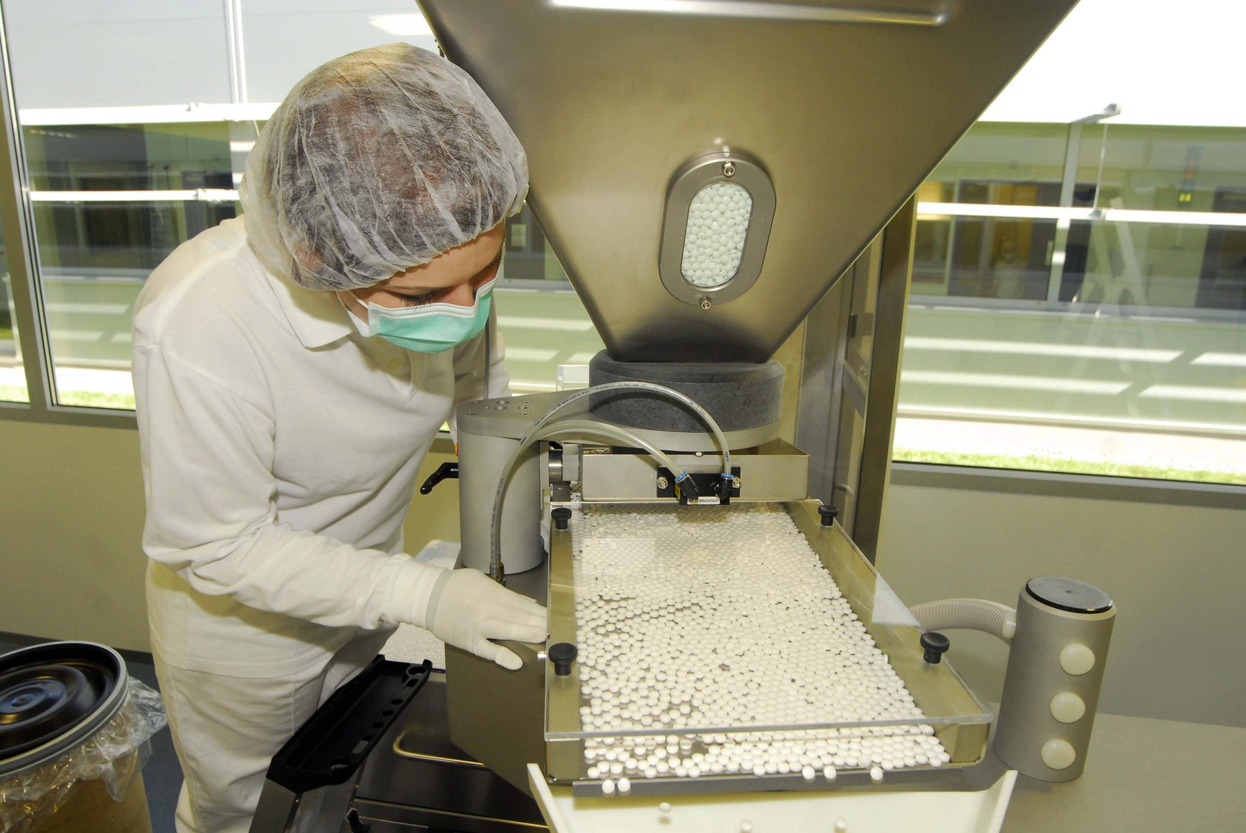 Industrijski sektor pod pritiskom: U Bosni i Hercegovini farmacija ...