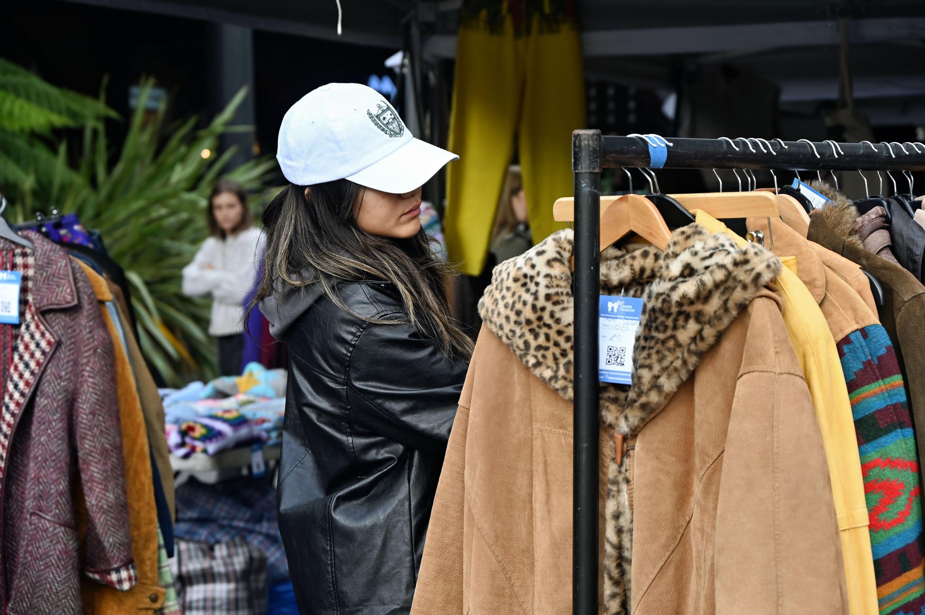 Kako second-hand radnje i polovna odjeća preuzimaju tržište - Forbes