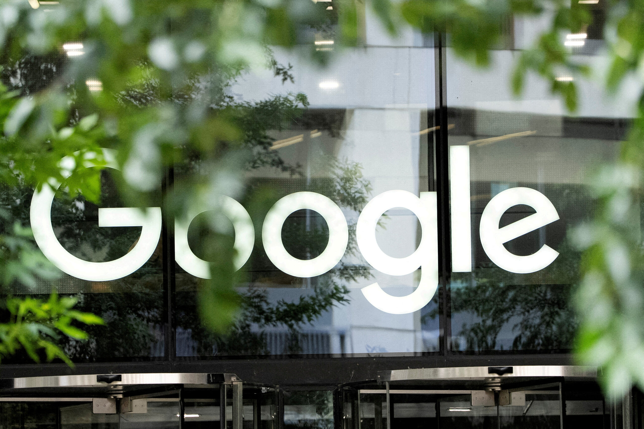 Nova Google politika donosi veći nadzor nad službenim telefonima