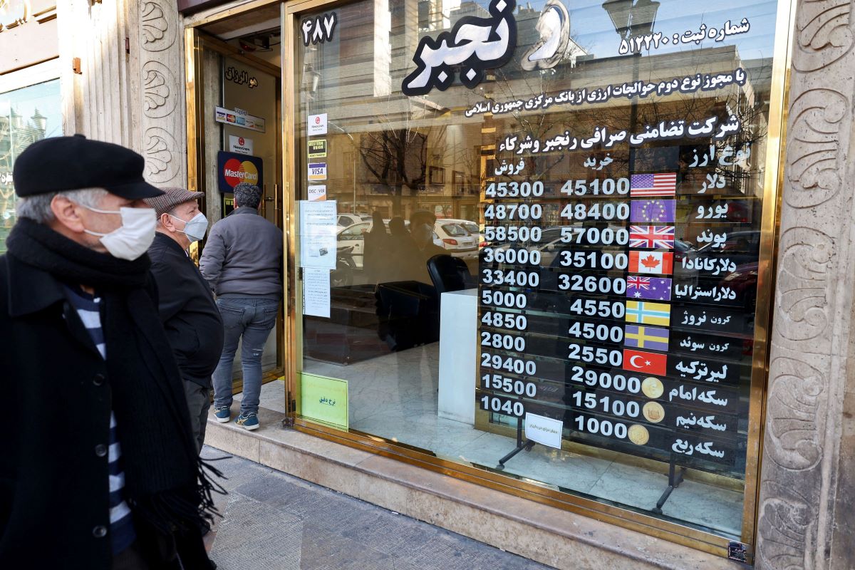 Iranska Revolucionarna garda kontroliše ekonomiju, a domaća valuta zbog ...