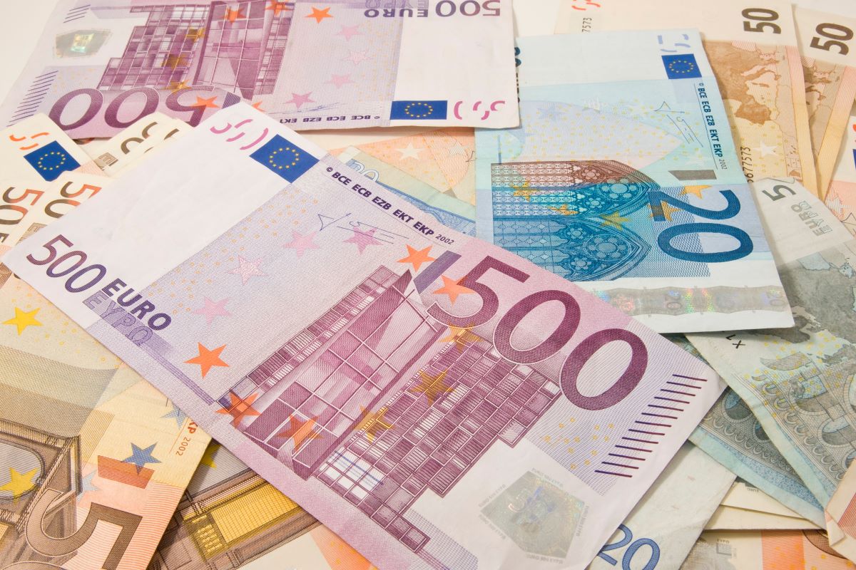 Euro uskoro u novom dizajnu, ukida se novčanica od 500 - Forbes
